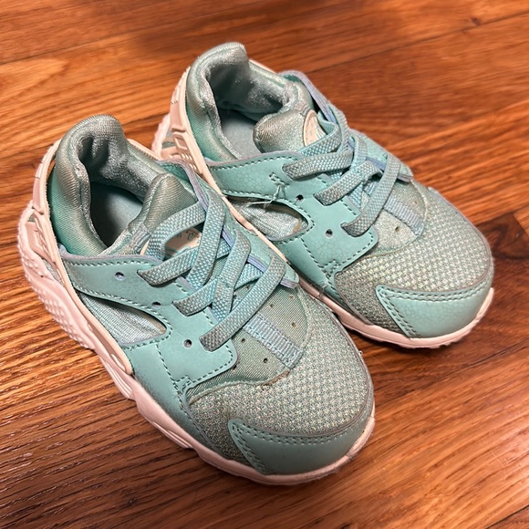 Nike | Shoes | 7c Nike Hurrache | Poshmark